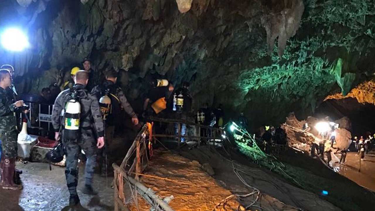The Australian 'heroes' working on the Thai cave rescue | SBS News