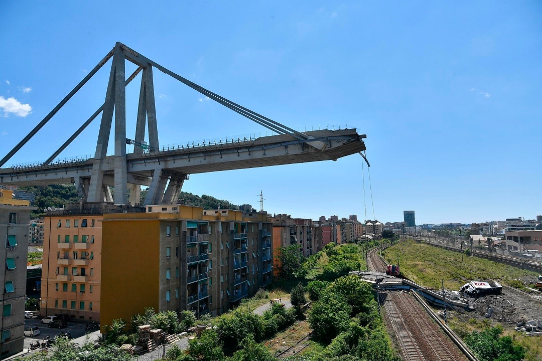 Italy bridge collapse: Anger mounts as state of emergency declared ...