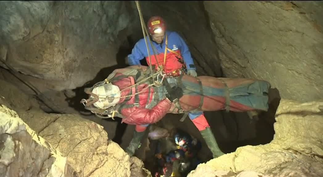Five cave rescues that worked: Thailand can find hope in past success ...