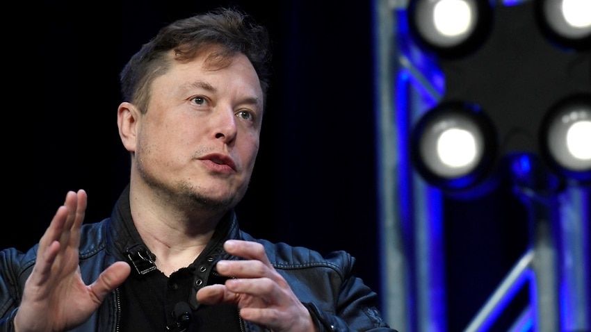 Elon Musk shows off progress merging the human brain and machines | SBS ... Elon Musk shows off progress merging the human brain and machines | SBS ...