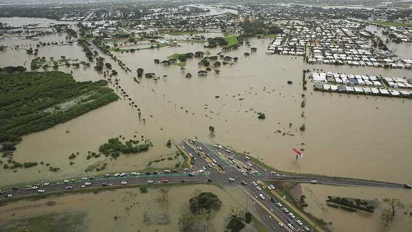 Queensland floods: More heavy rainfall expected, but end in sight | SBS ...
