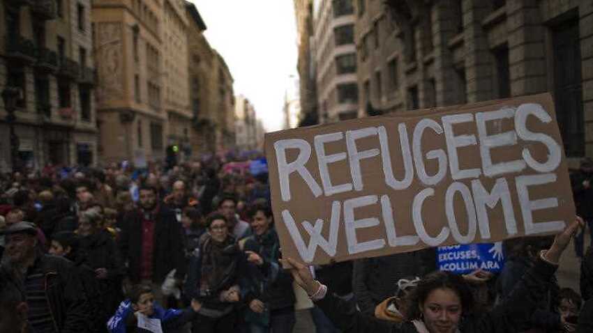 Thousands in Spain march for immigrants | SBS News