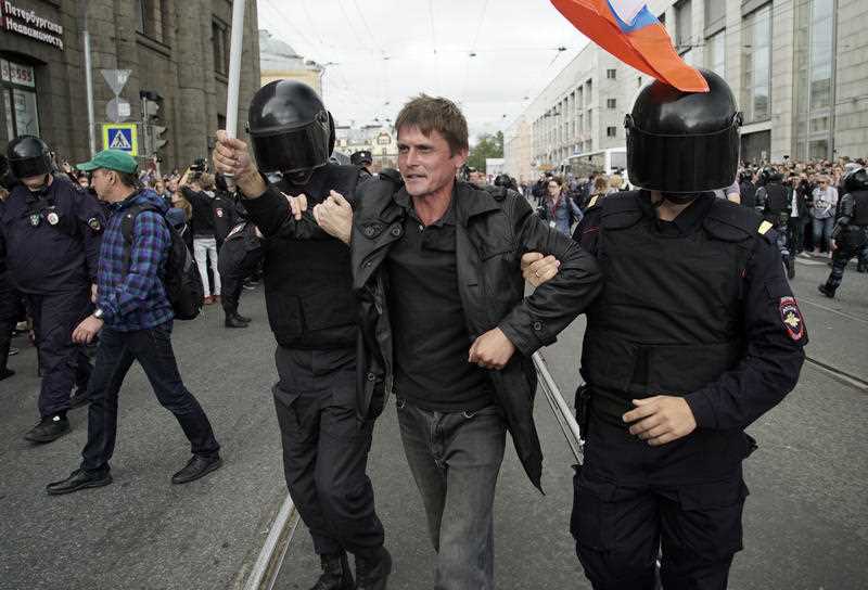 Putin Critic Alexei Navalny Arrested Just Moments After Release From