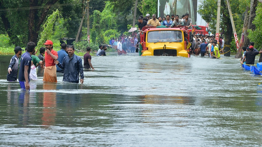 India Floods Search For Survivors Continues As 700 000 Displaced Sbs