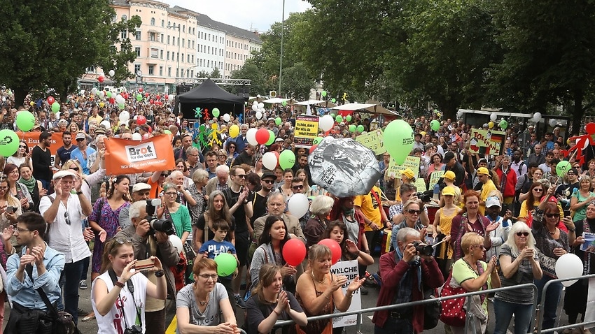 Tens of thousands demonstrate against racism in Germany | SBS News Tens of thousands demonstrate against racism in Germany | SBS News